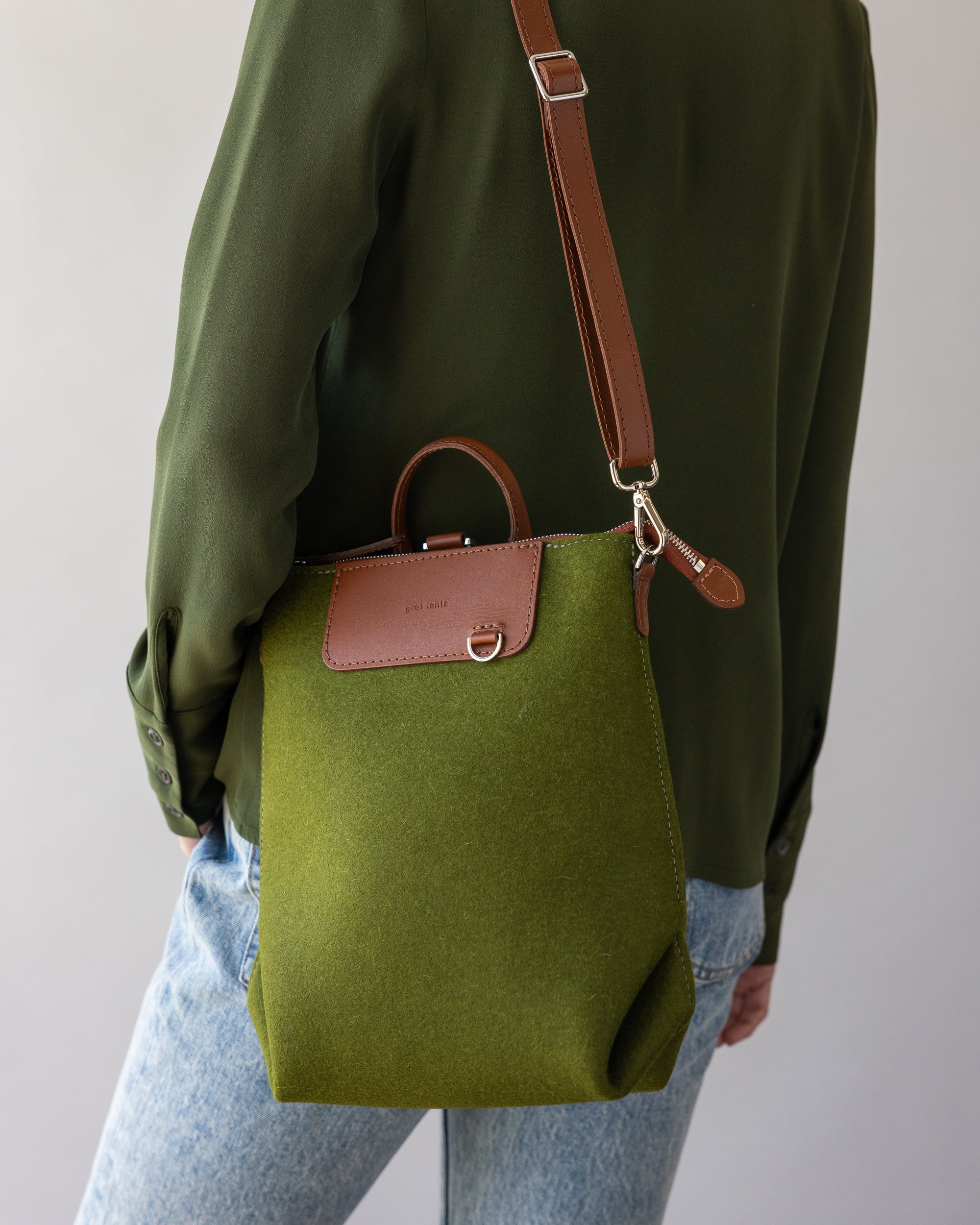 Merino Wool Felt and Leather Bedford Backpack in Granite/Natural | Graf ...