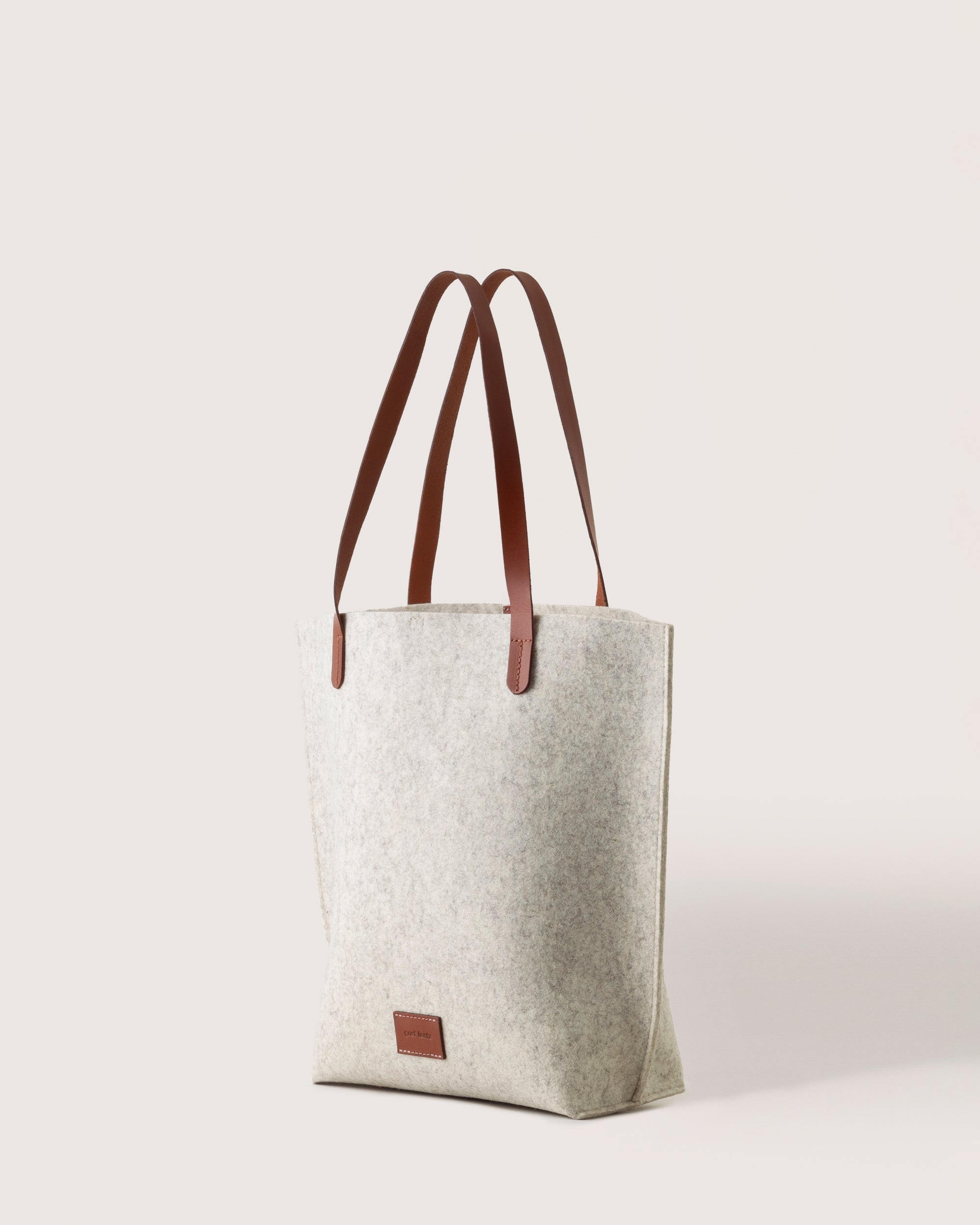 Hana Merino Wool Felt Tote Bag in Charcoal | Graf Lantz